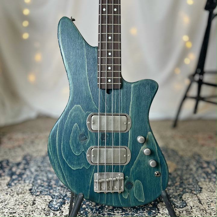 Offbeat Guitars - Specializing in Short-Scale and Medium-Scale Basses