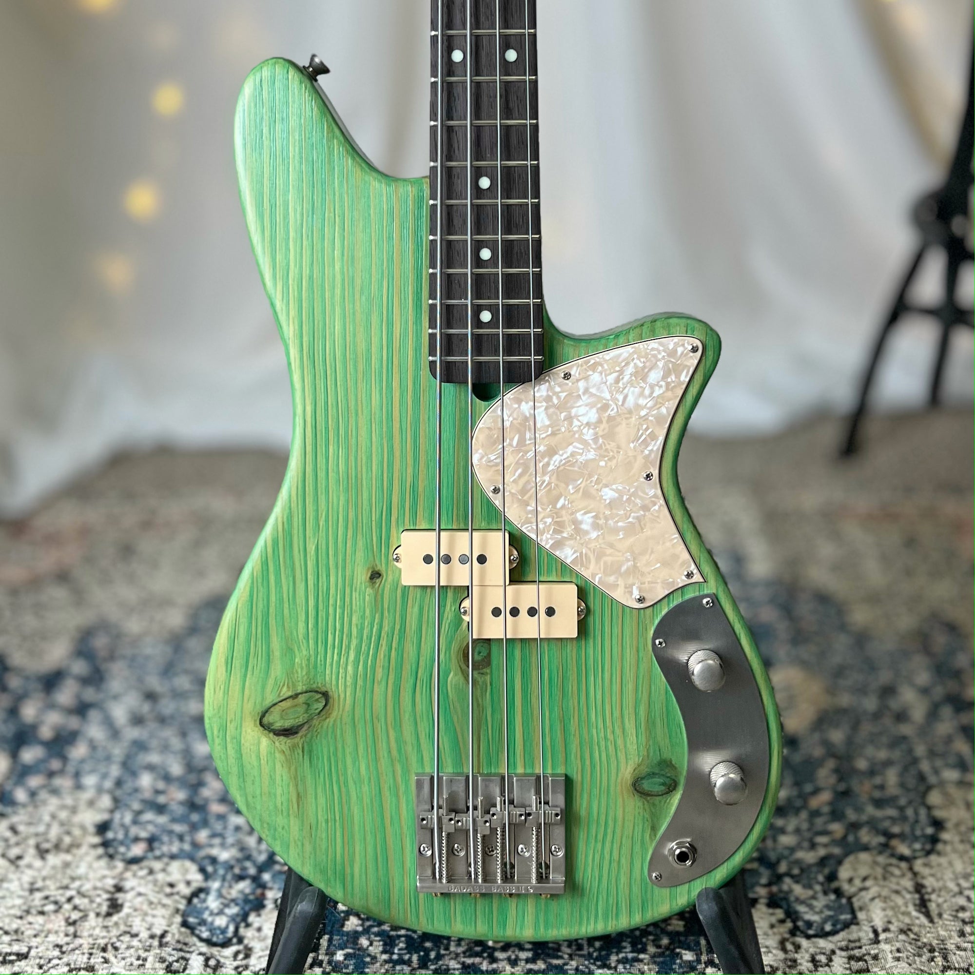 30-Inch Scale Basses – Offbeat Guitars
